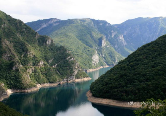 Поездка из Бара на реку Пива, Пивское озеро и город Плужине